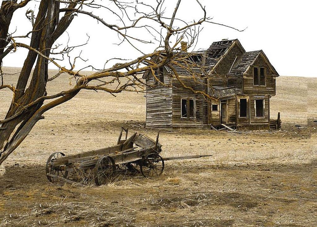Want to experience the eeriness of Oregon Ghost towns?